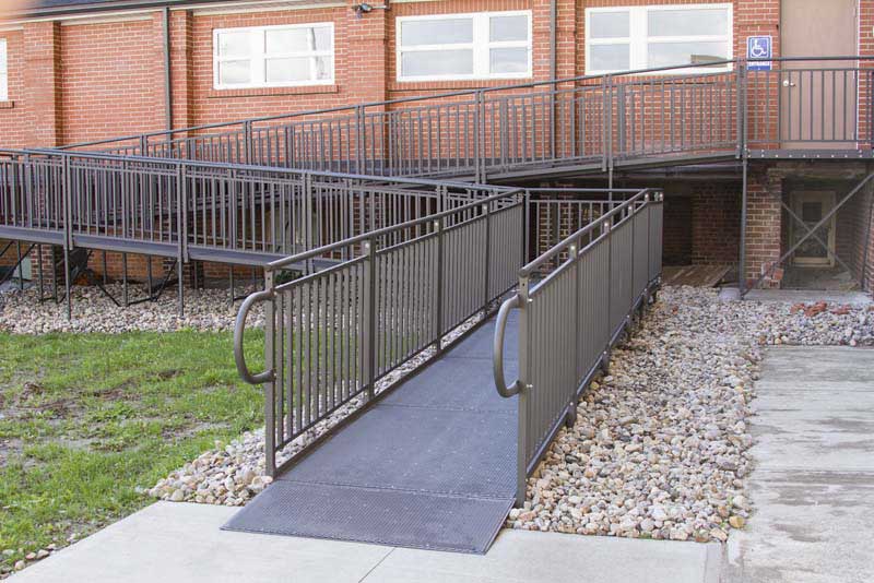 Rampe acces modulaire commerciale ♿ 1-866-416-1024